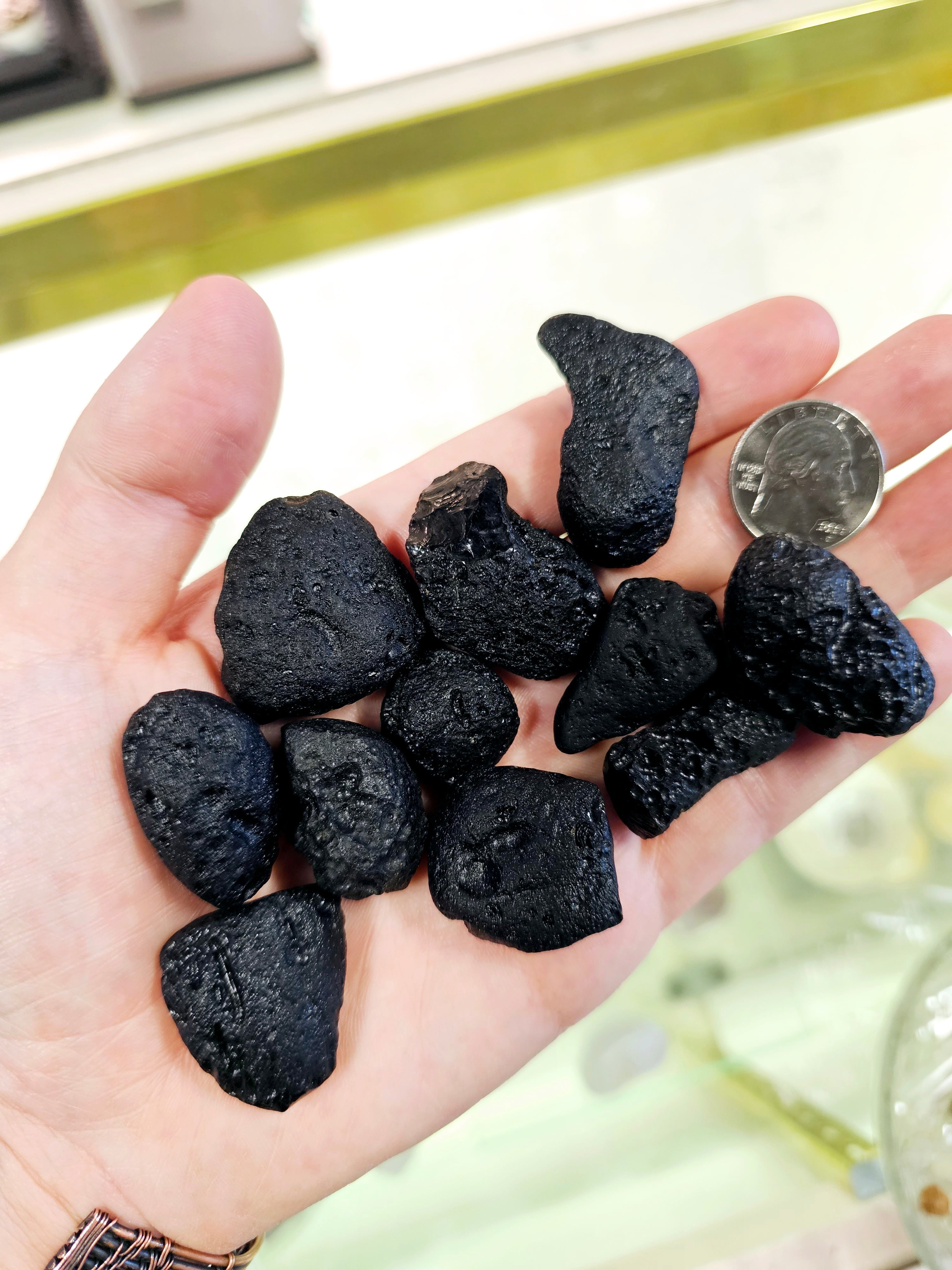 Tektite – Quartz Botanicals