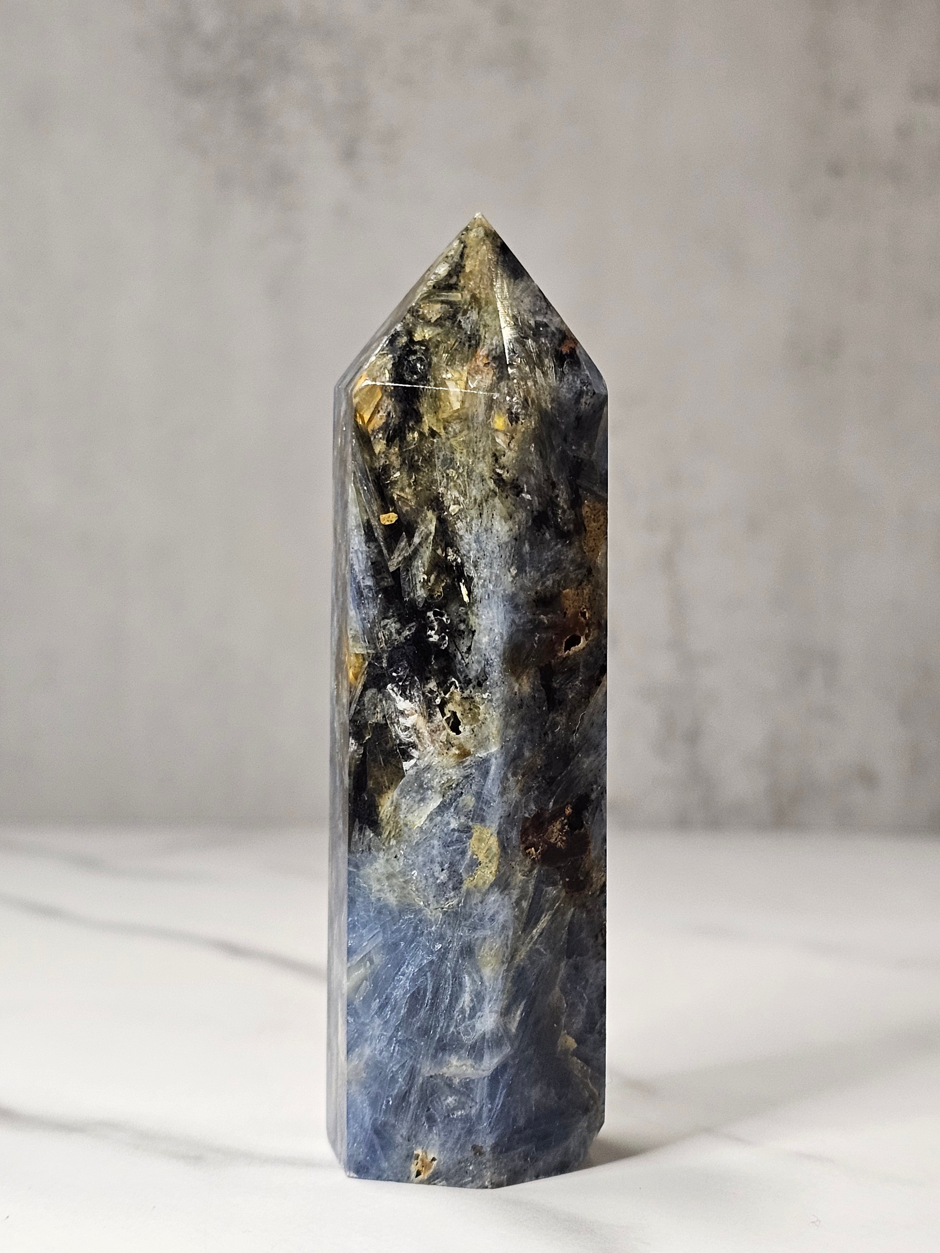 Blue Kyanite Tower – Quartz Botanicals